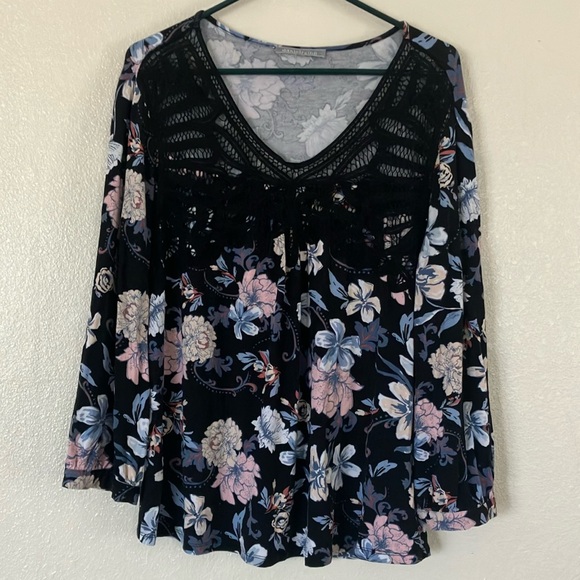 Daniel Rainn | Tops | Daniel Rainn Dark Floral Lace Detail Stretch Top ...